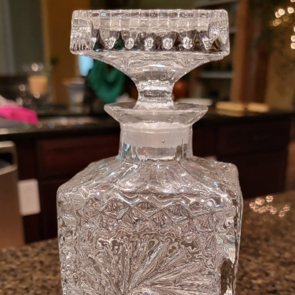 Crystal Decanter | Accents | Etched Crystal Pinwheel Whiskey Decanter ...